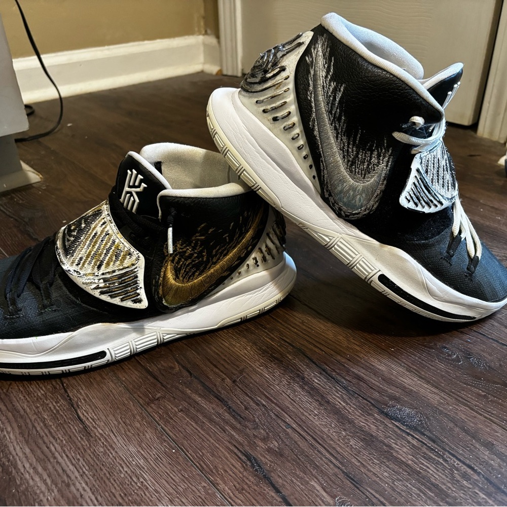 Nike Kyrie Irving 6 Customs - Gem